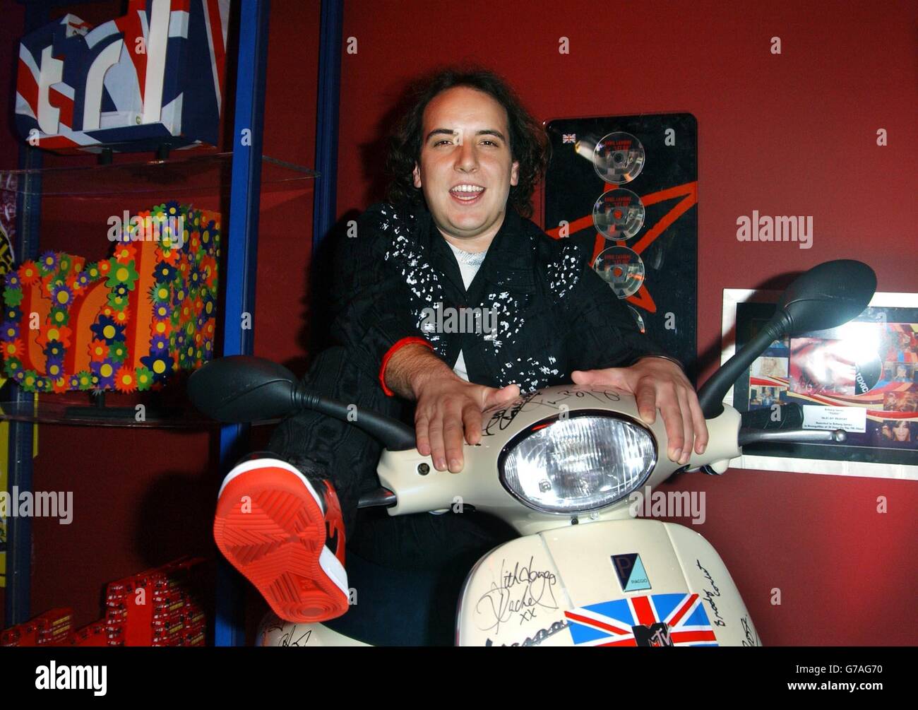 Singer Har Mar Superstar during his guest appearance on MTV's TRL ...