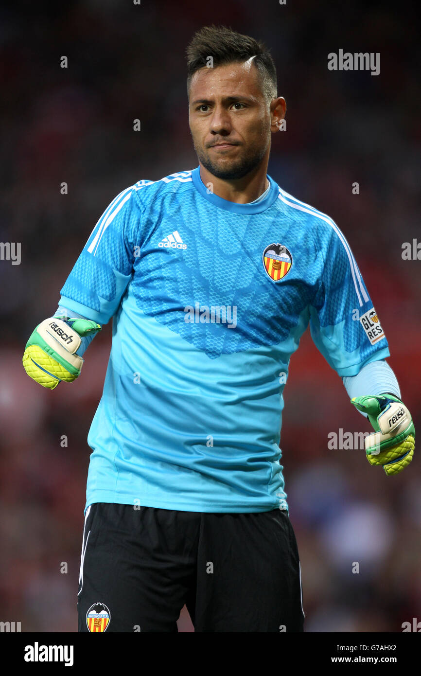 Valencia cf goalkeeper diego alves hi-res stock photography and images ...
