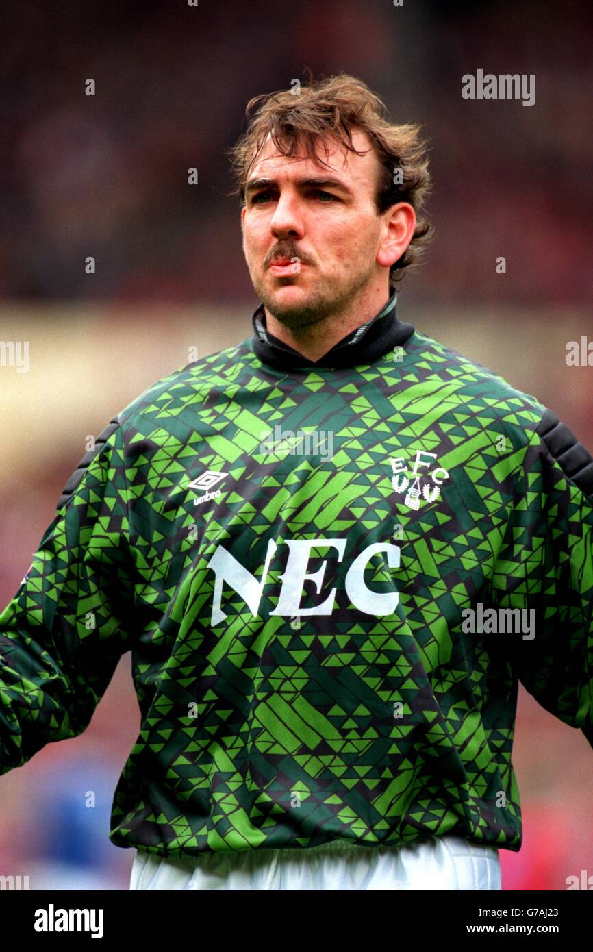 ENGLISH SOCCER. NEVILLE SOUTHALL, EVERTON goalkeeper Z4 Stock Photo - Alamy