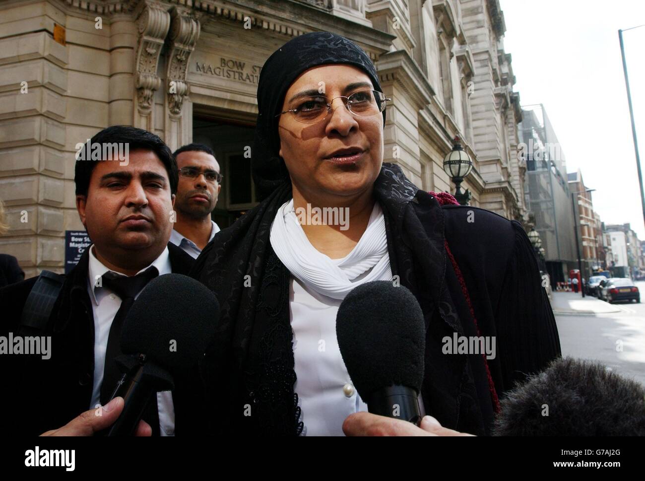 Media outside belmarsh magistrates court hi-res stock photography and ...