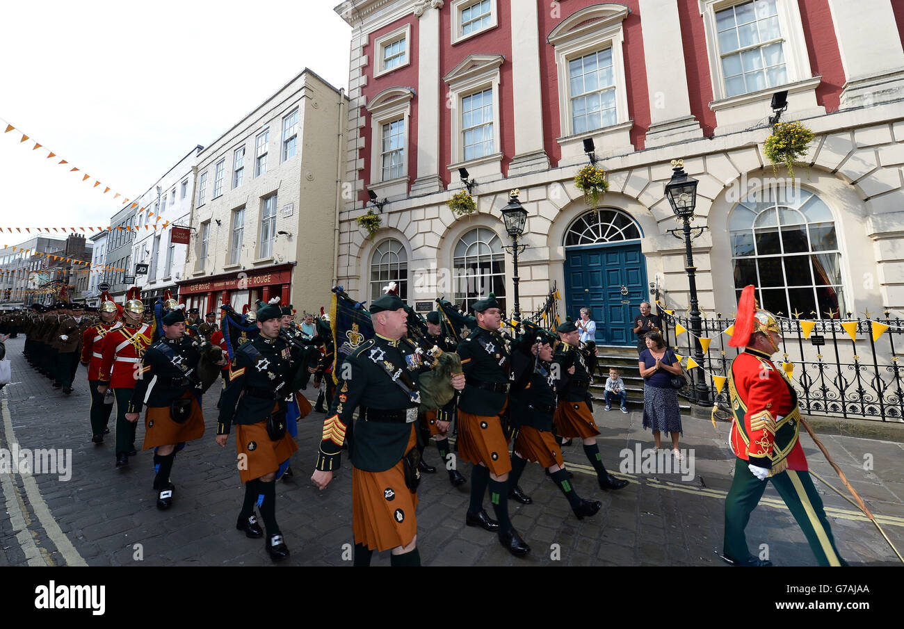 The Royal Dragoons Guard parade through the York ahead of a service in ...