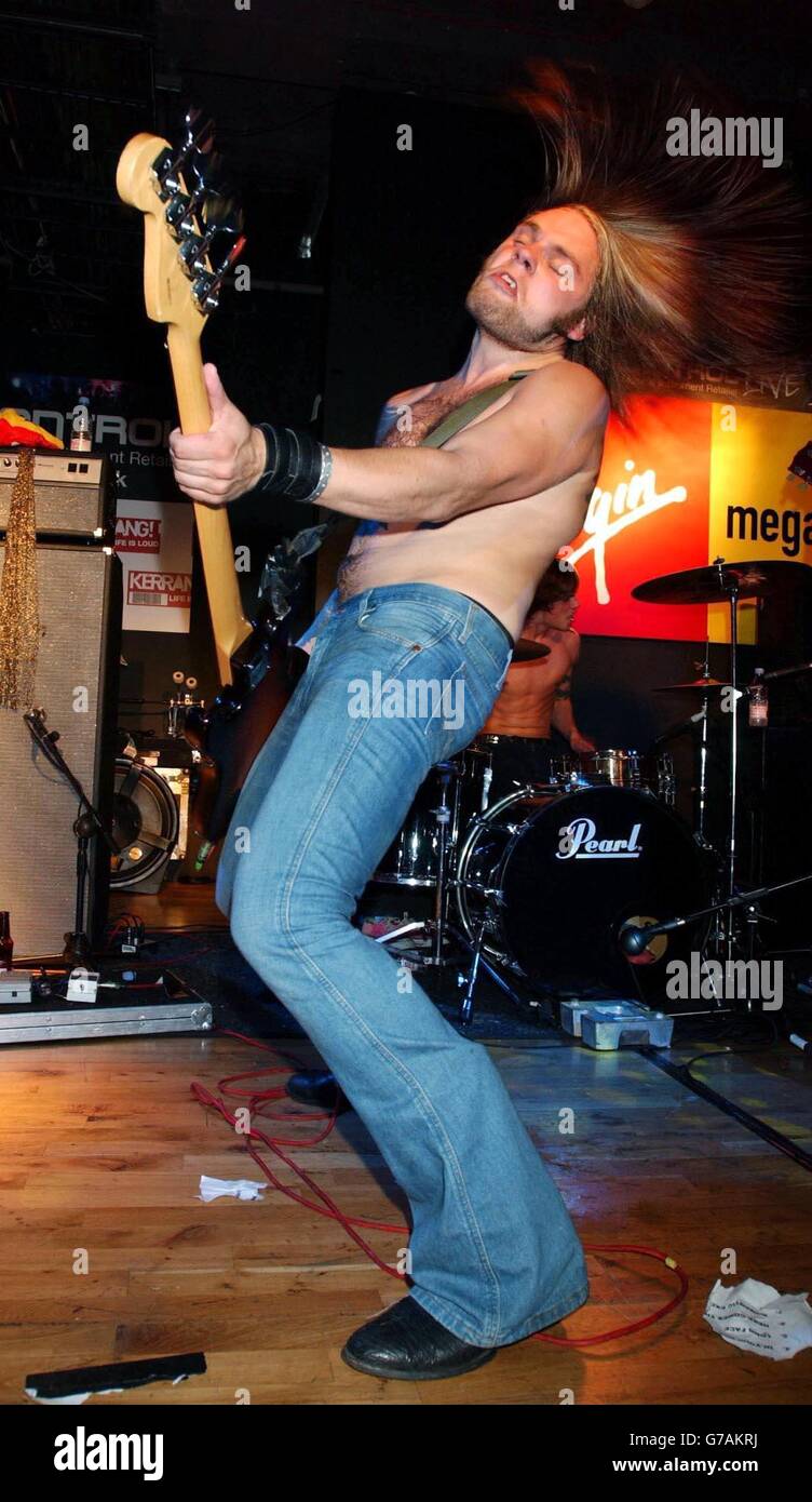 Showbiz music rock music celebrity performing on stage kerrang minus hi ...