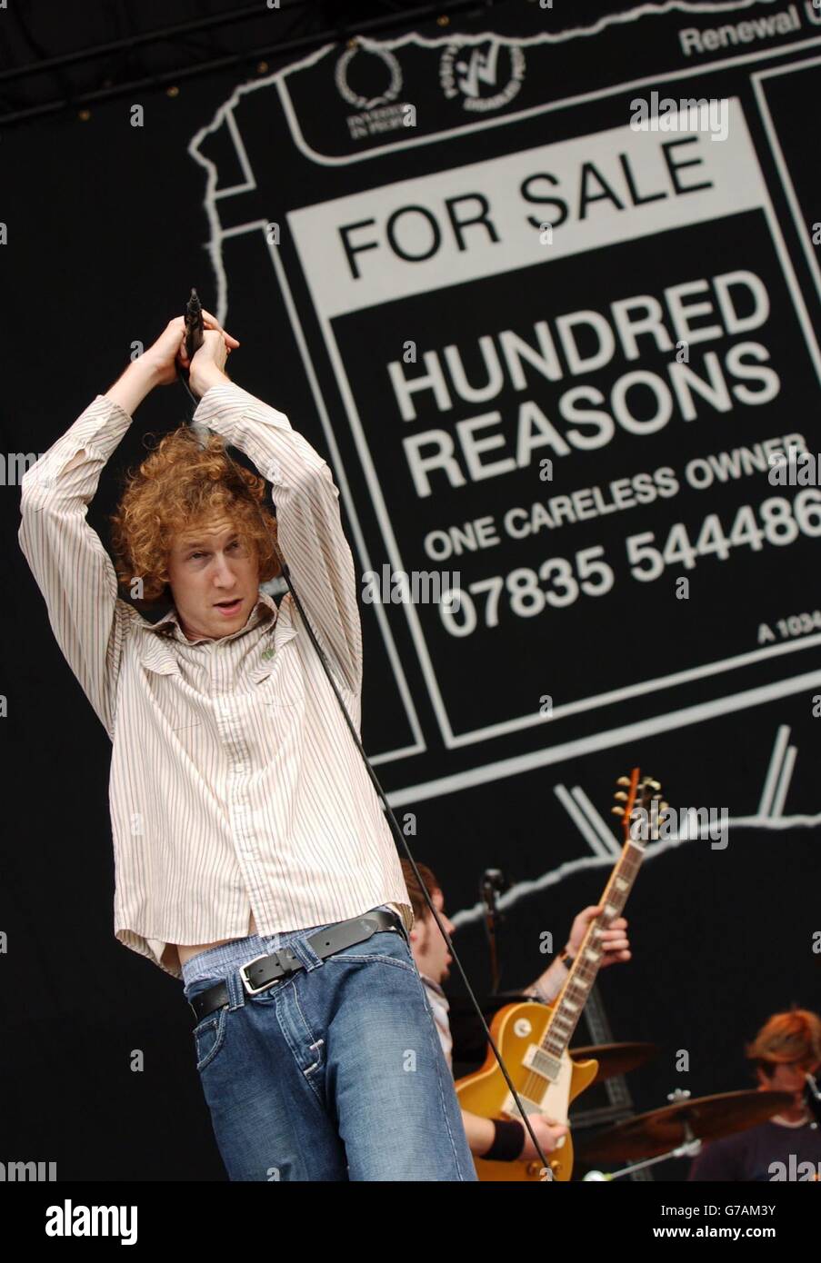 Lead singer of hundred reasons hi-res stock photography and images - Alamy