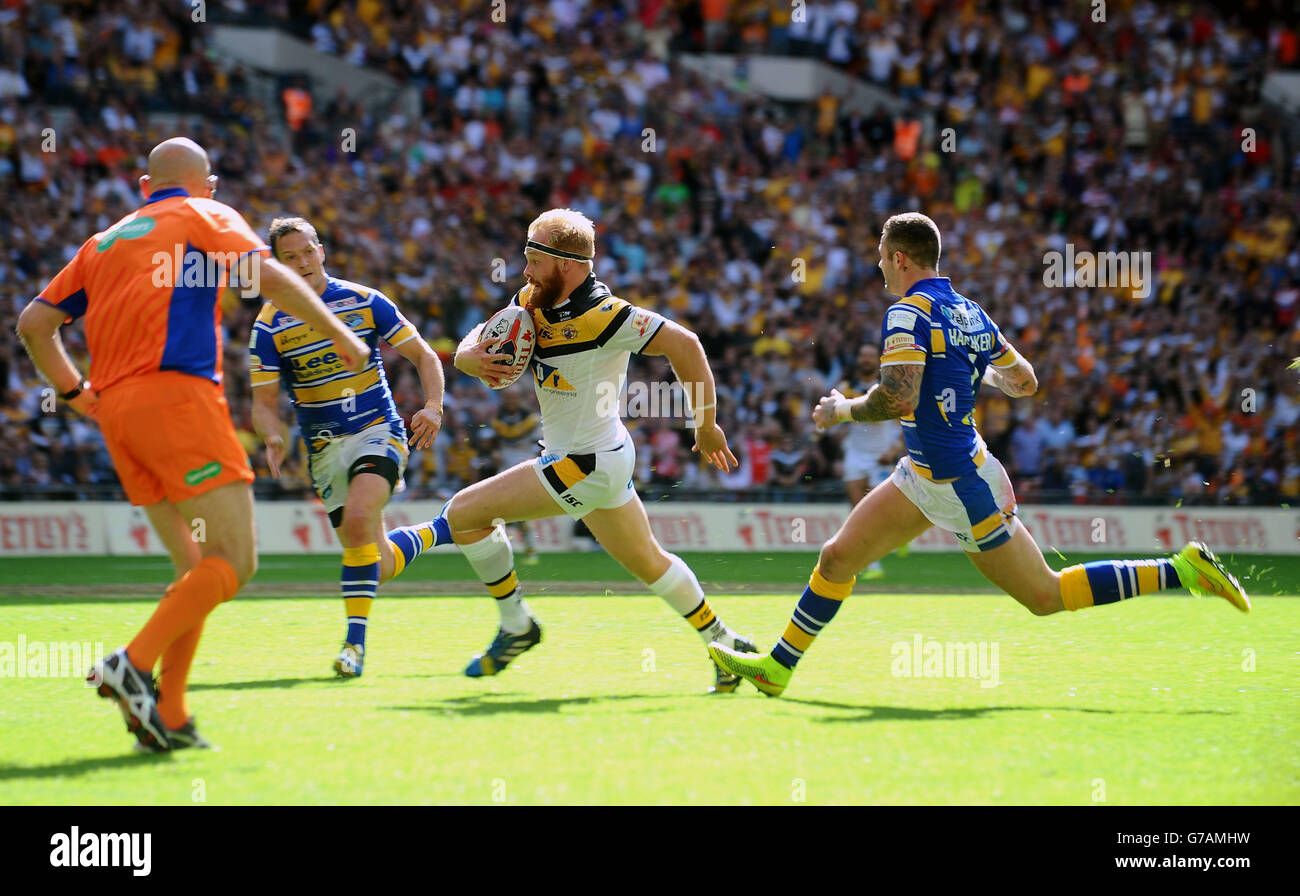 Wembley tigers hi-res stock photography and images - Alamy