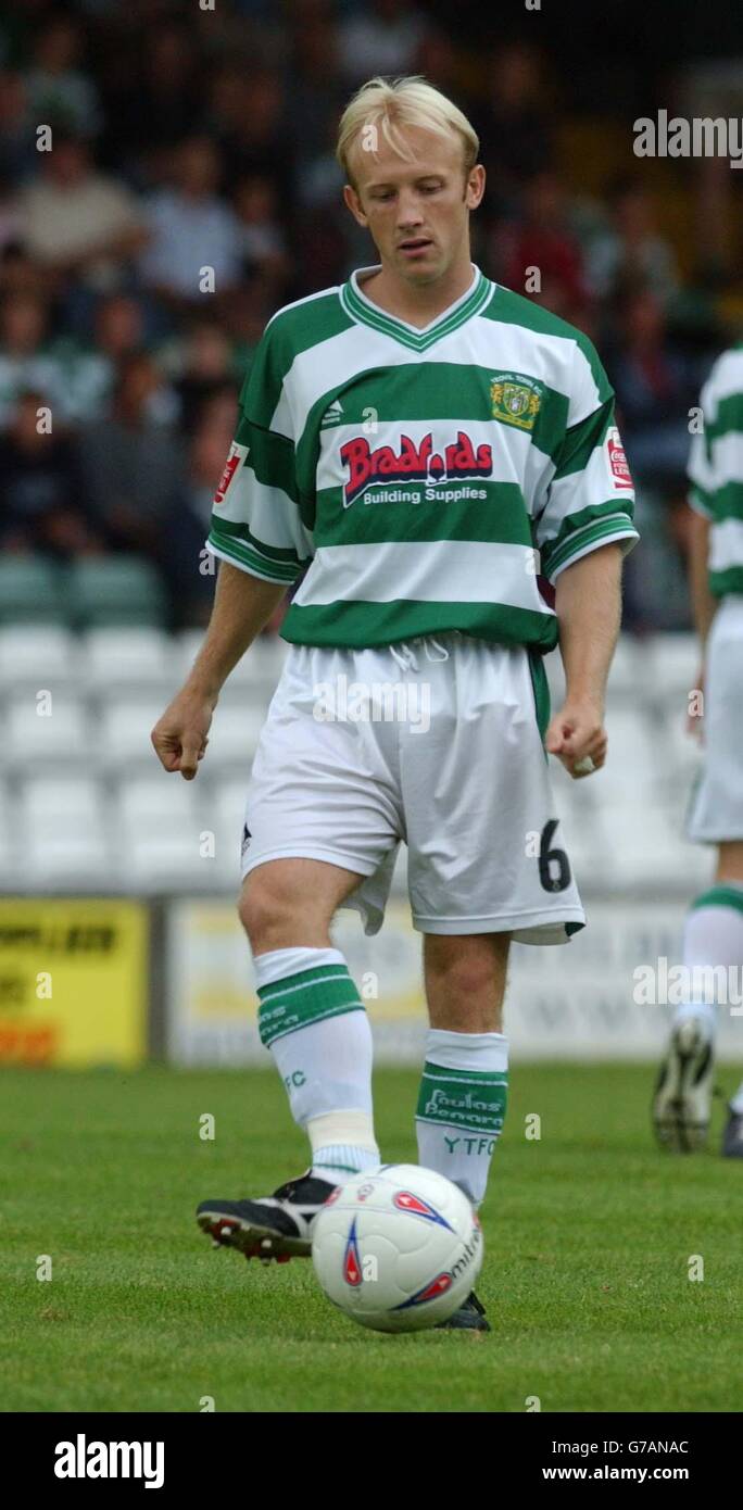 Darren Way of Yeovil in action against Rushden and Diamonds during ...