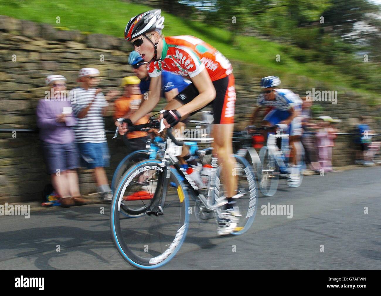 Stephen Roach of the Wales Team leads the field up Ramsbottom Rake ...