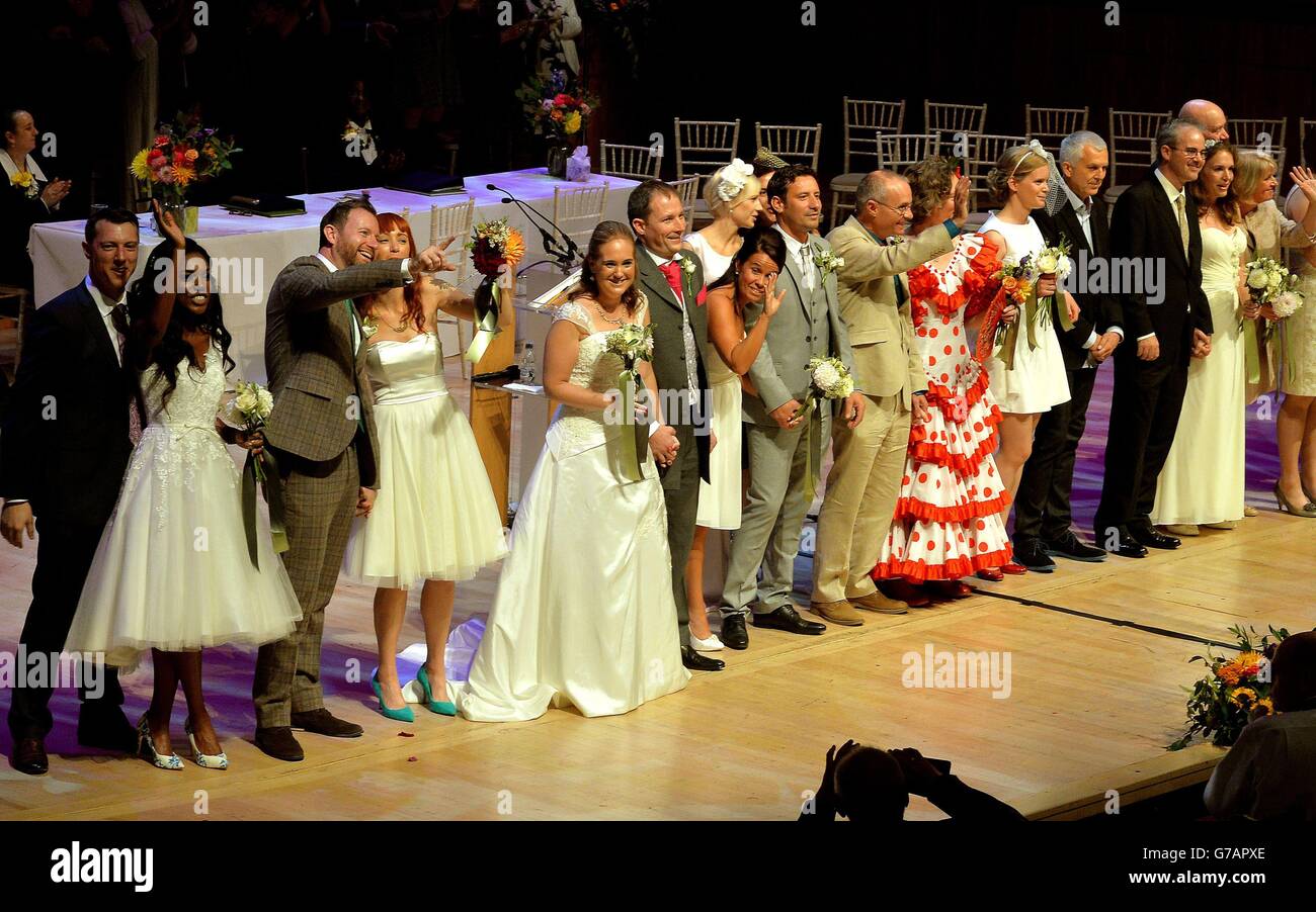 Mass wedding hi-res stock photography and images - Alamy