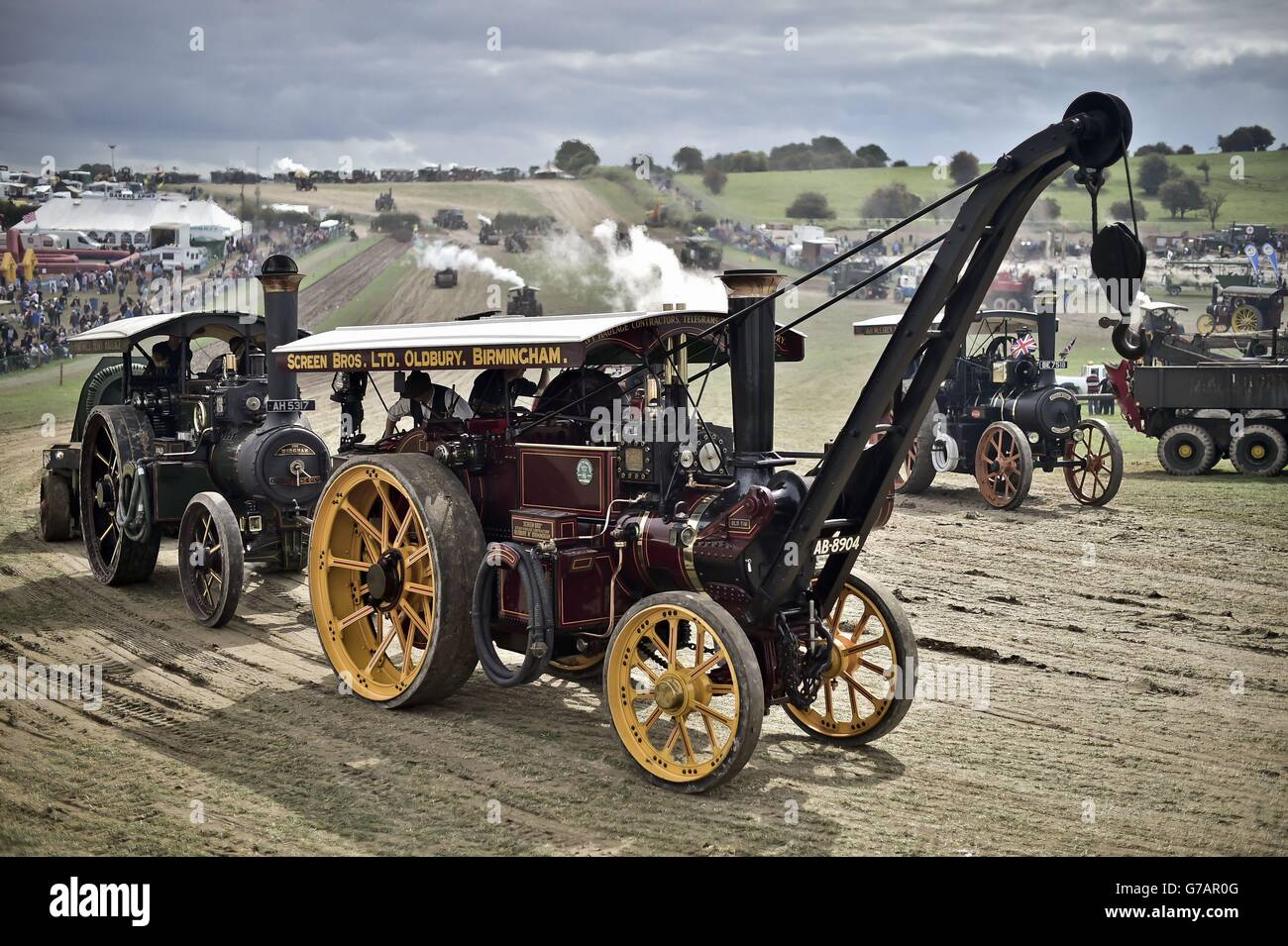 Hundreds period steam traction engines hi-res stock photography and ...