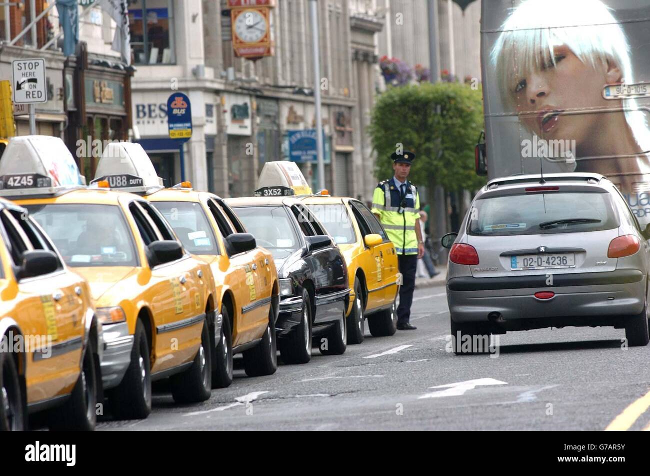 Cabs gathered hi-res stock photography and images - Alamy