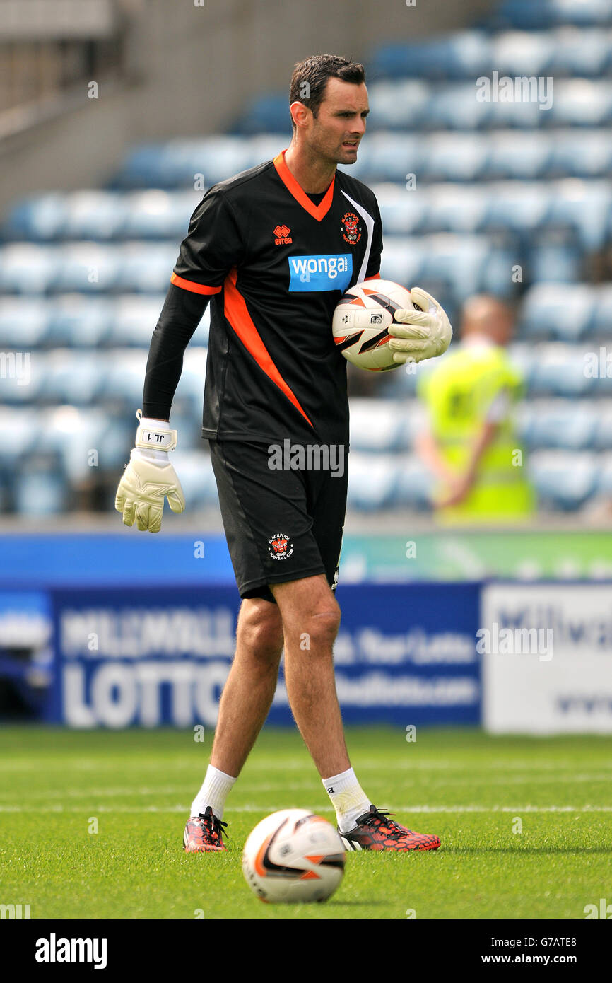 Blackpool goalkeeper joe lewis warm up hi-res stock photography and ...