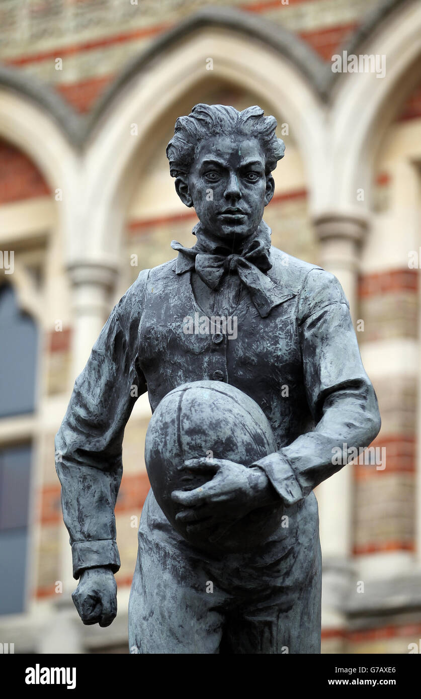 William webb ellis statue in rugby hi-res stock photography and images ...