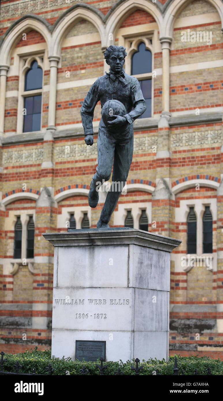 William webb ellis statue in rugby hi-res stock photography and images ...