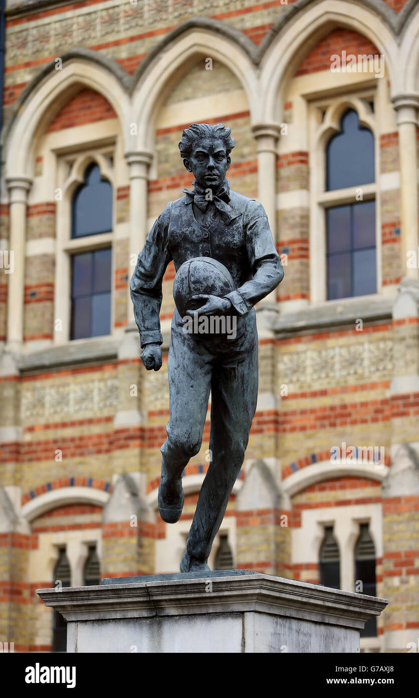 The William Webb Ellis statue outside Rugby School in Rugby Stock Photo ...