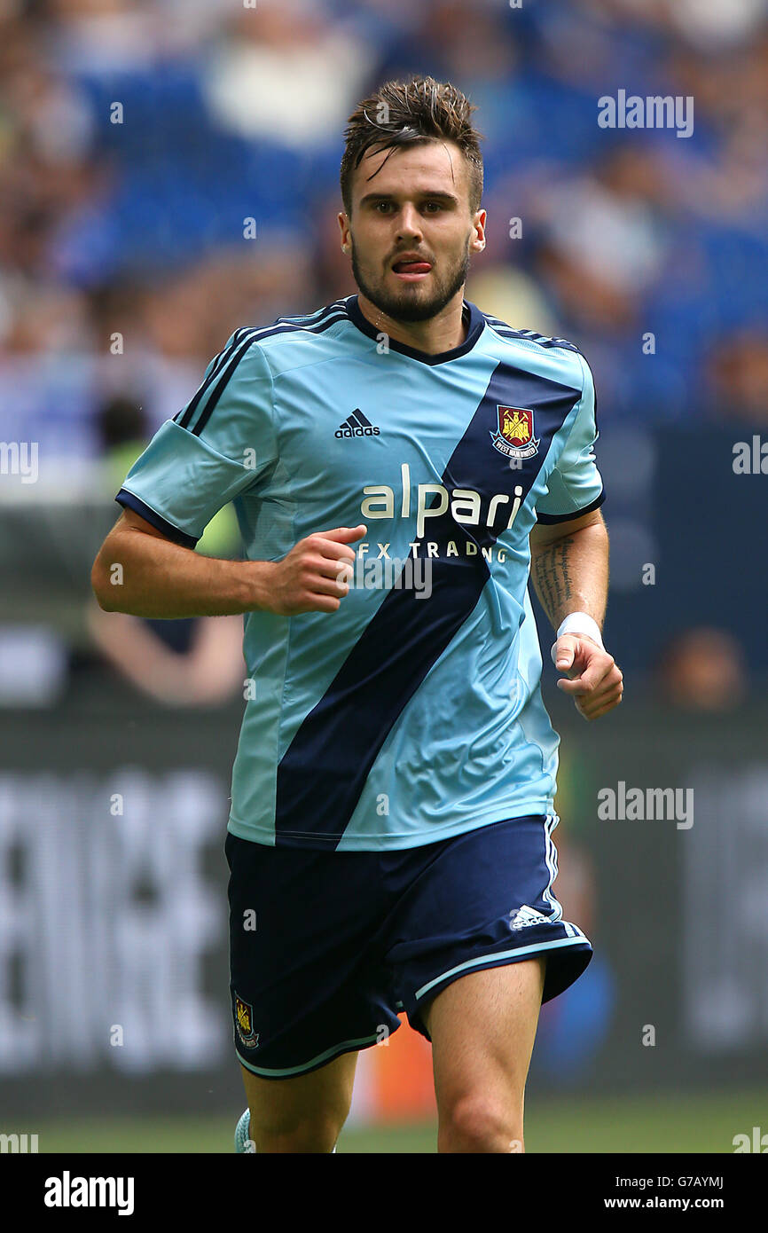 Carl jenkinson 2014 hi-res stock photography and images - Alamy
