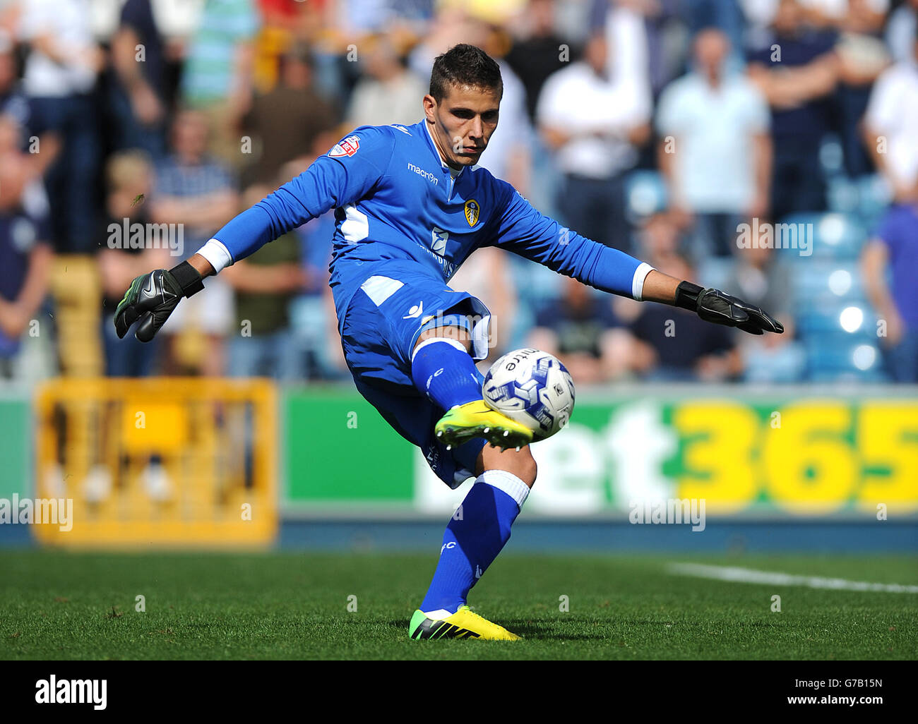 Soccer - Sky Bet Championship - Millwall v Leeds United - The New Den ...