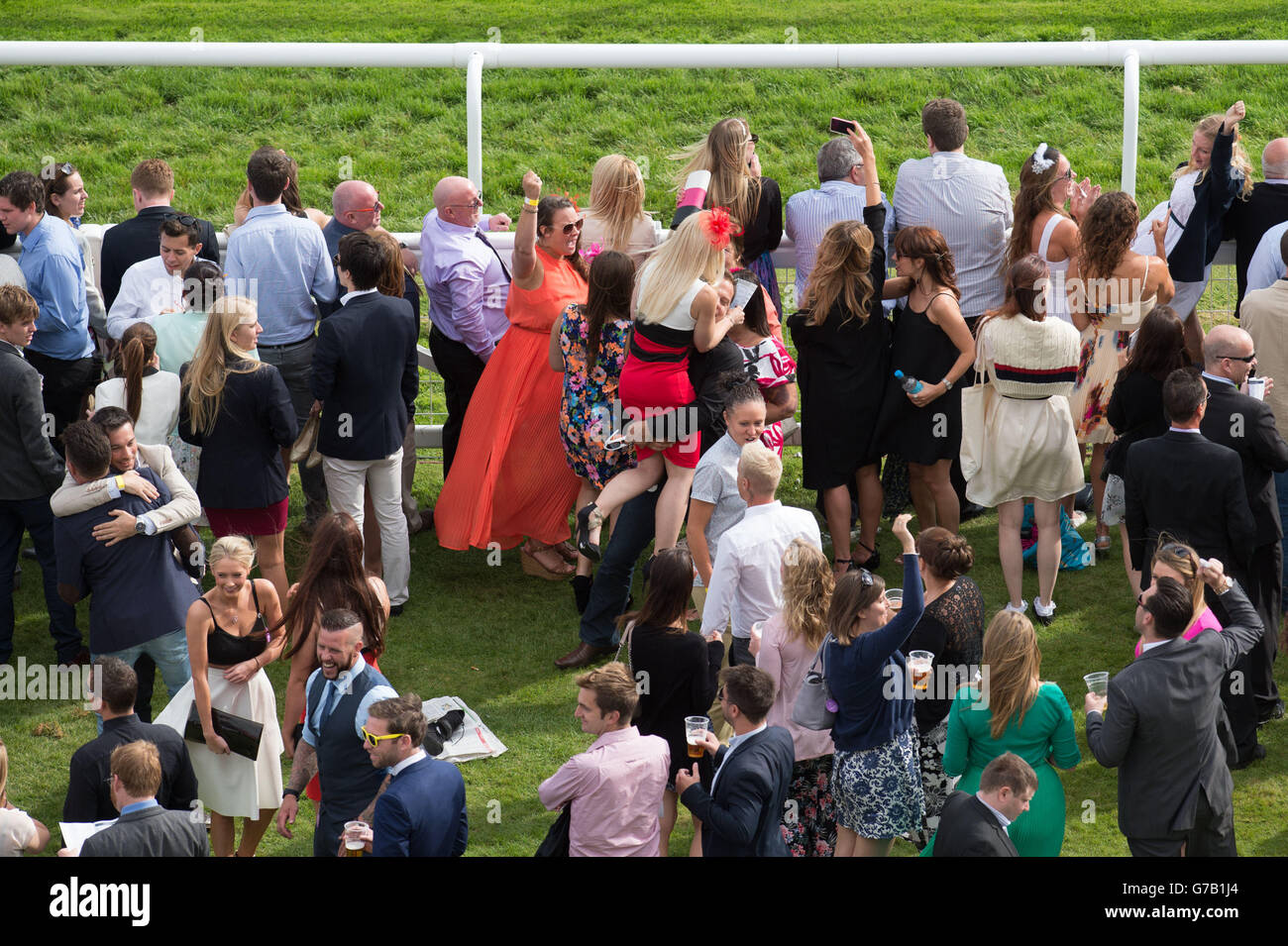 Ladies day at newbury racecourse hi-res stock photography and images ...