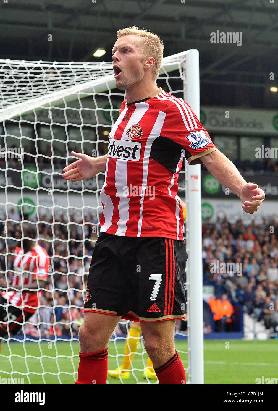 Sunderland's Sebastian Larsson celebrates scoring his team's second ...