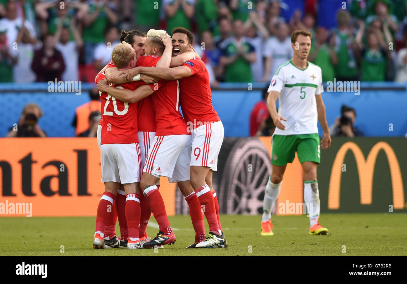 (left to right) Wales' Jonny Williams, Gareth Bale, Aaron Ramsey and ...