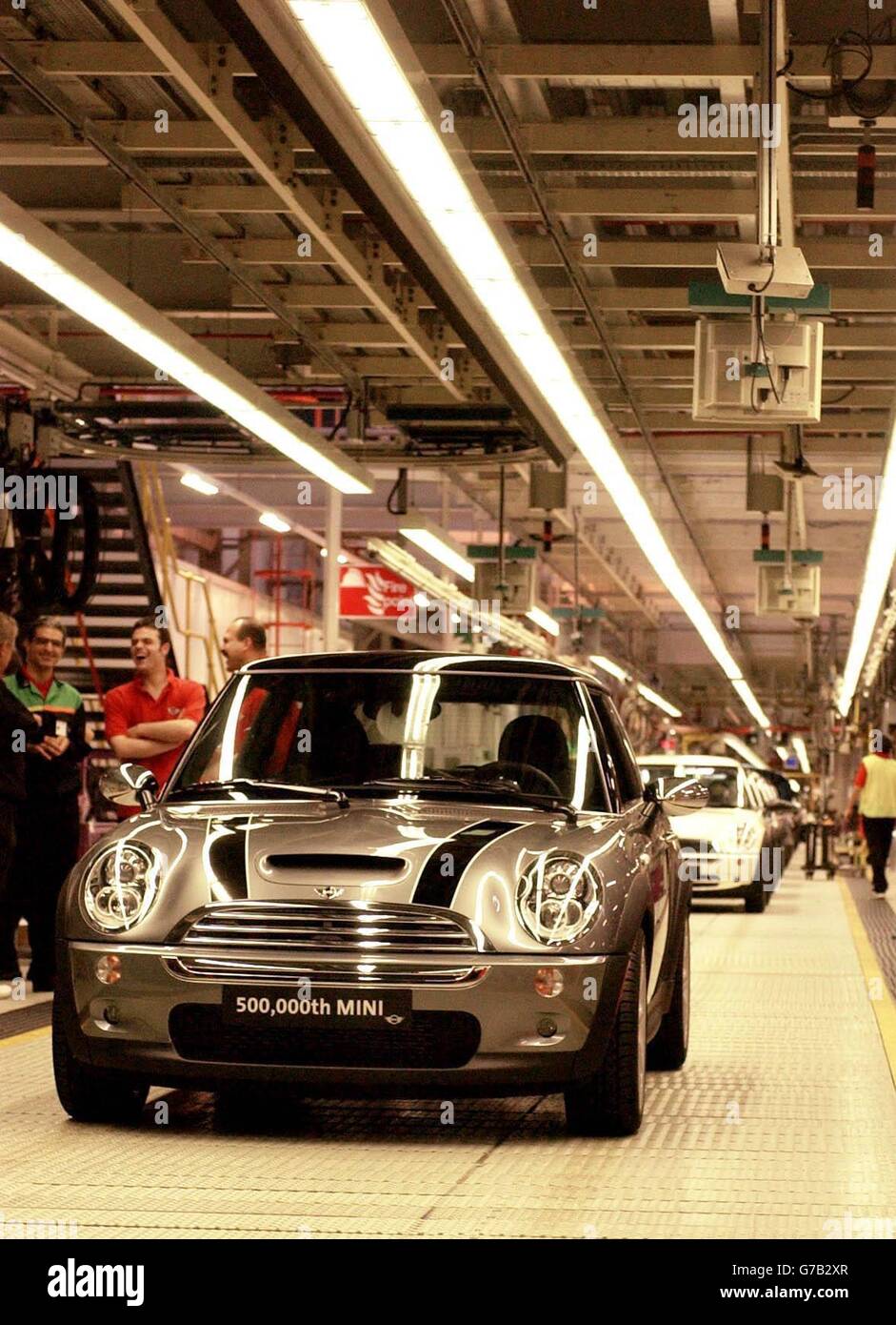 Bmw oxford mini production line hi-res stock photography and images - Alamy