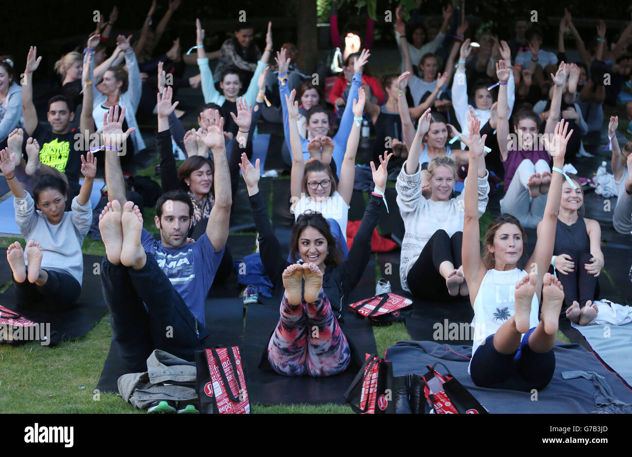 Lululemon class hi-res stock photography and images - Alamy