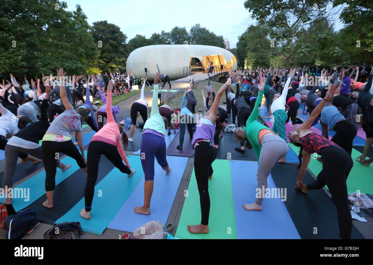 lululemon athletica mass yoga class Stock Photo - Alamy