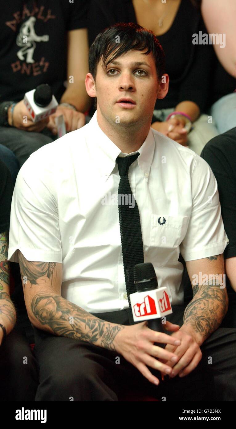 Music live television mtv trl mtv band tattoos joel madden hi-res stock ...