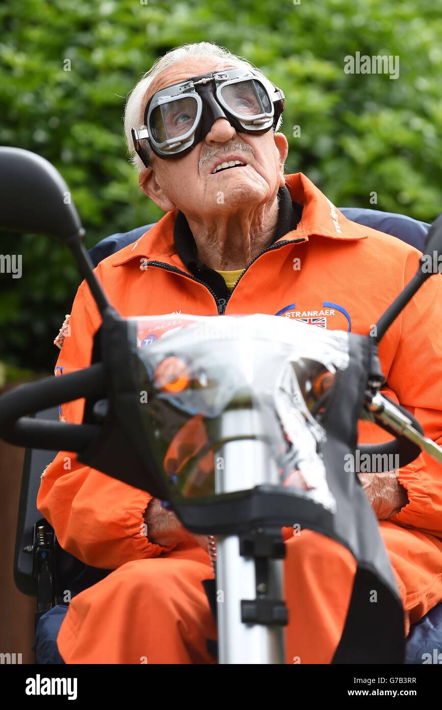94-year-old wing walker Stock Photo - Alamy