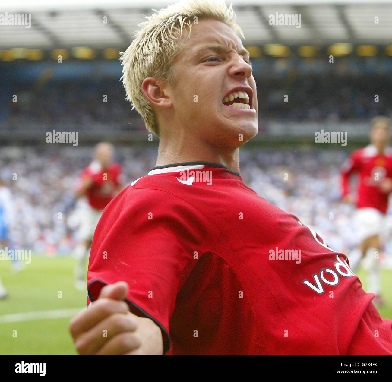 Manchester United's Alan Smith celebrates scoring against Blackburn ...