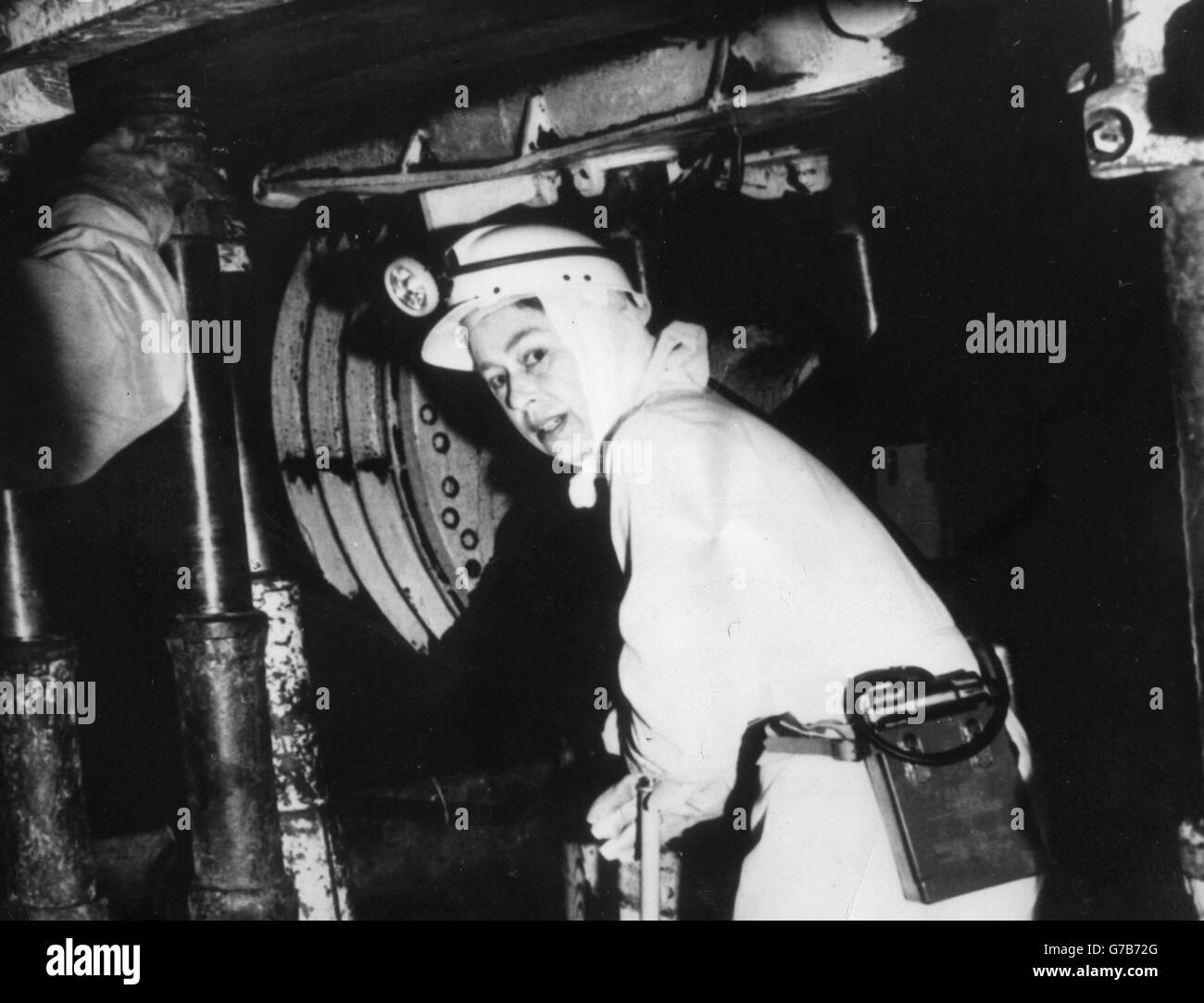 Queen Elizabeth II stoops to enter the coalface - 600 yards underground ...