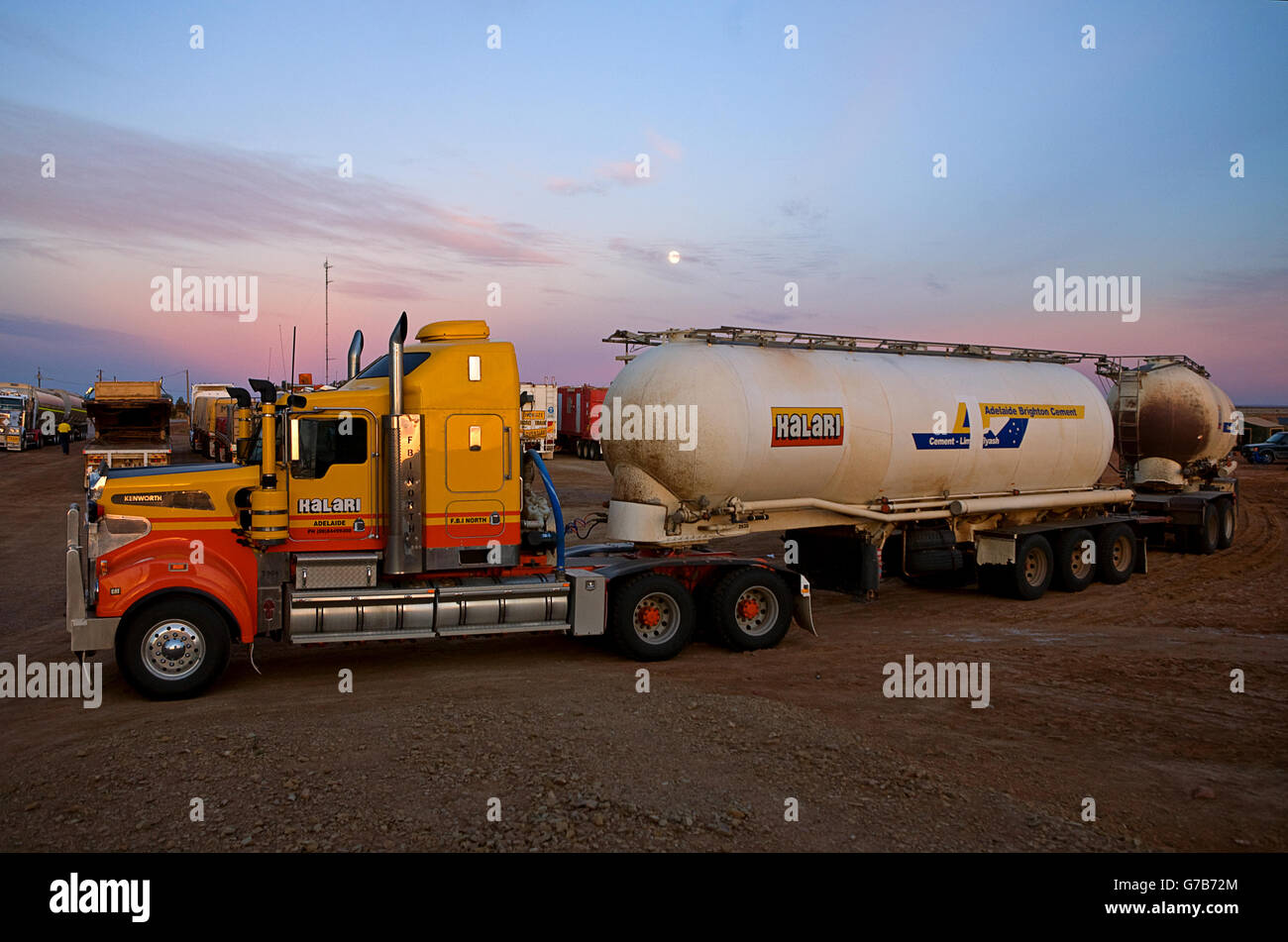 Big Rig at Lyndhurst, SA, Australia Stock Photo - Alamy