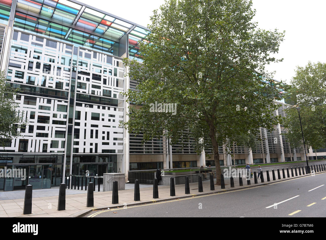 Home office government building london hi-res stock photography and ...