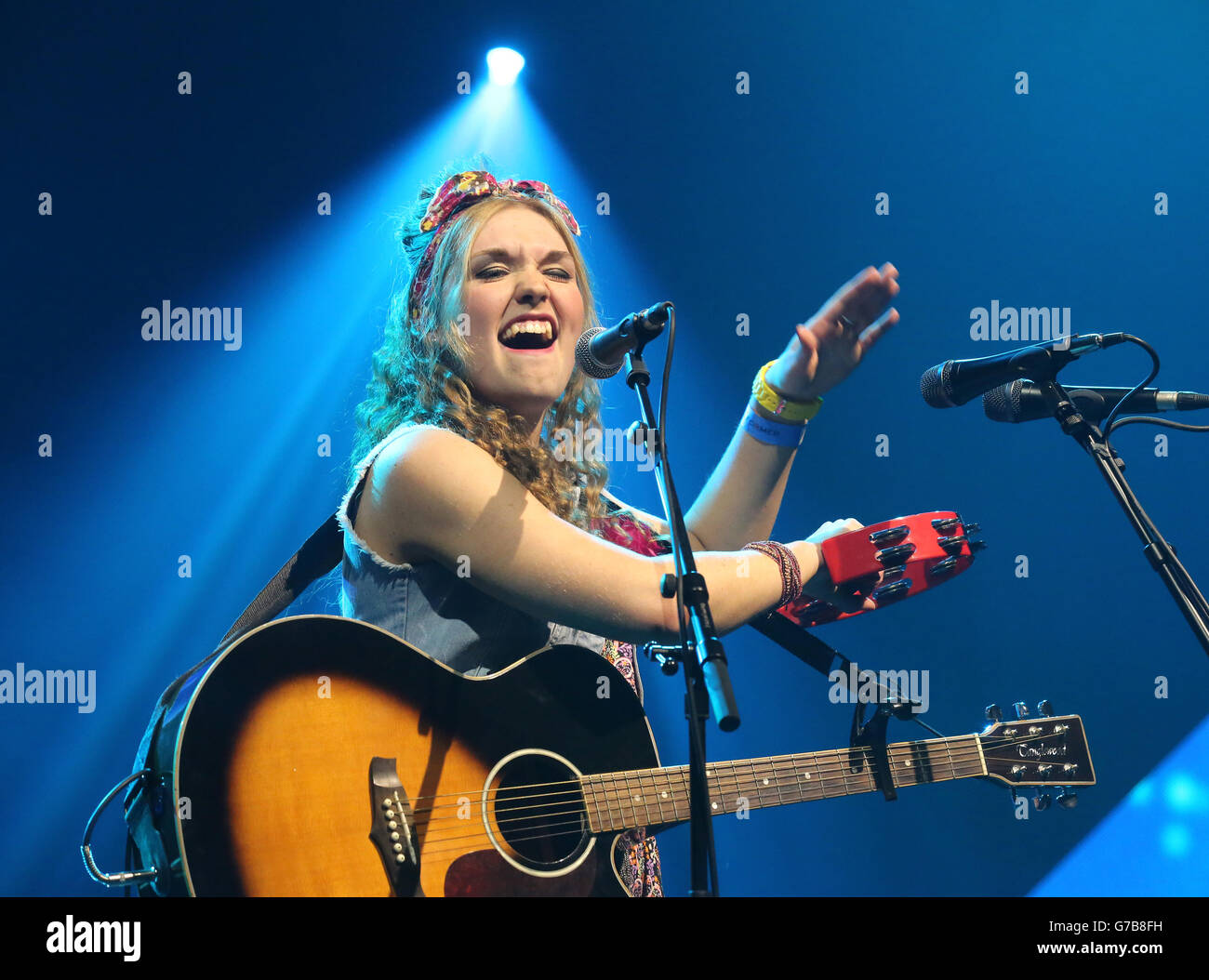 Manchester Performer High Resolution Stock Photography and Images - Alamy