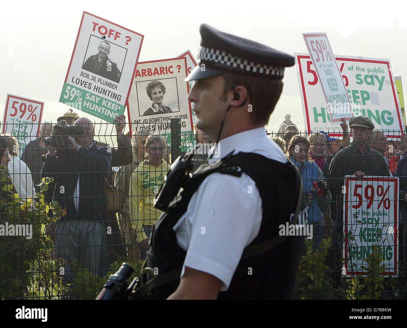 Pro Hunting demonstration Stock Photo - Alamy