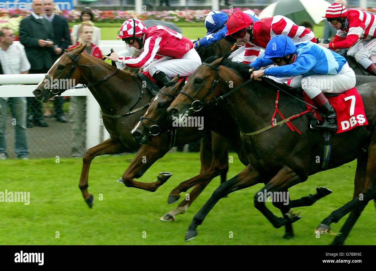 Yealing hi-res stock photography and images - Alamy