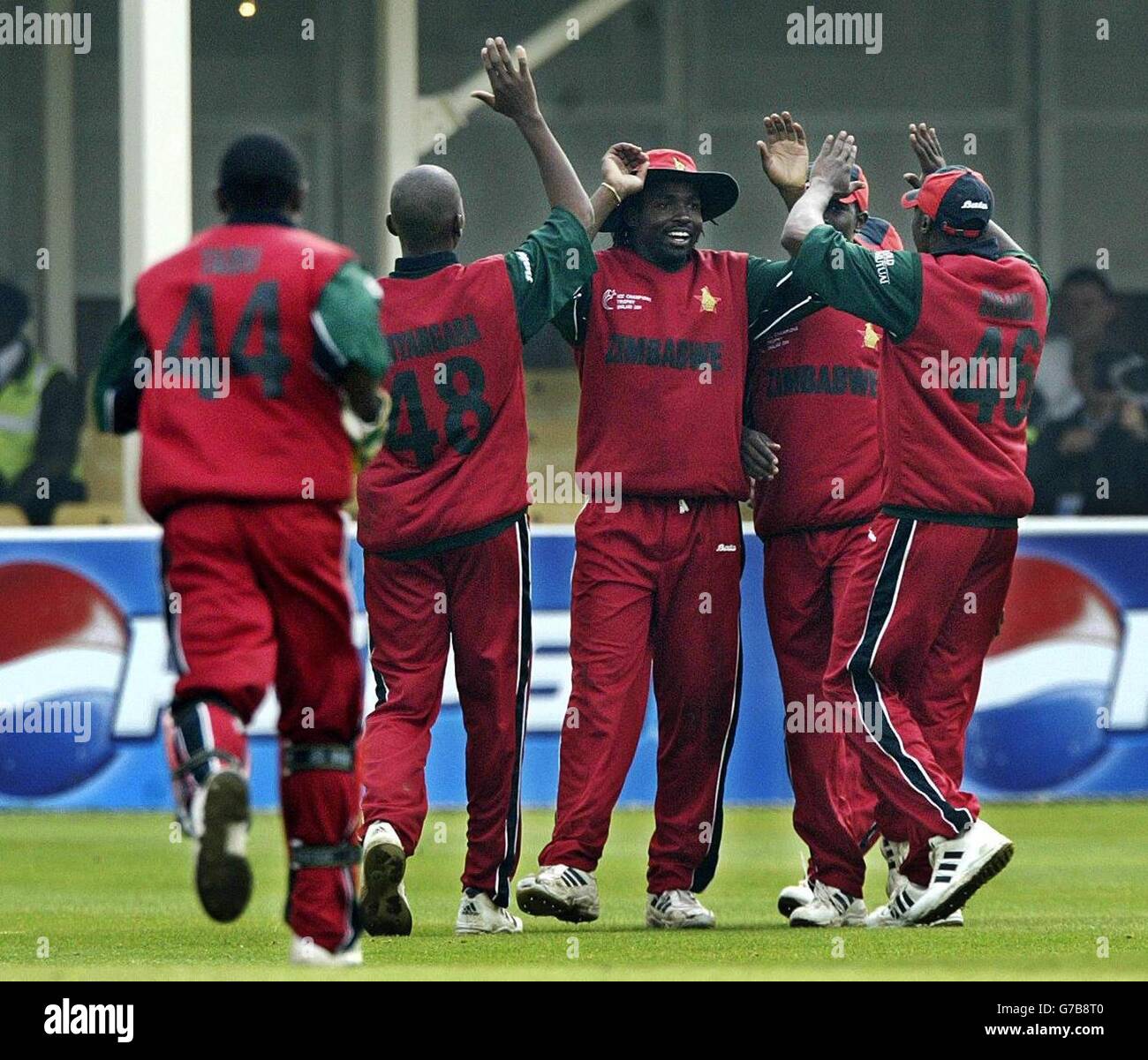 England v Zimbabwe Stock Photo - Alamy