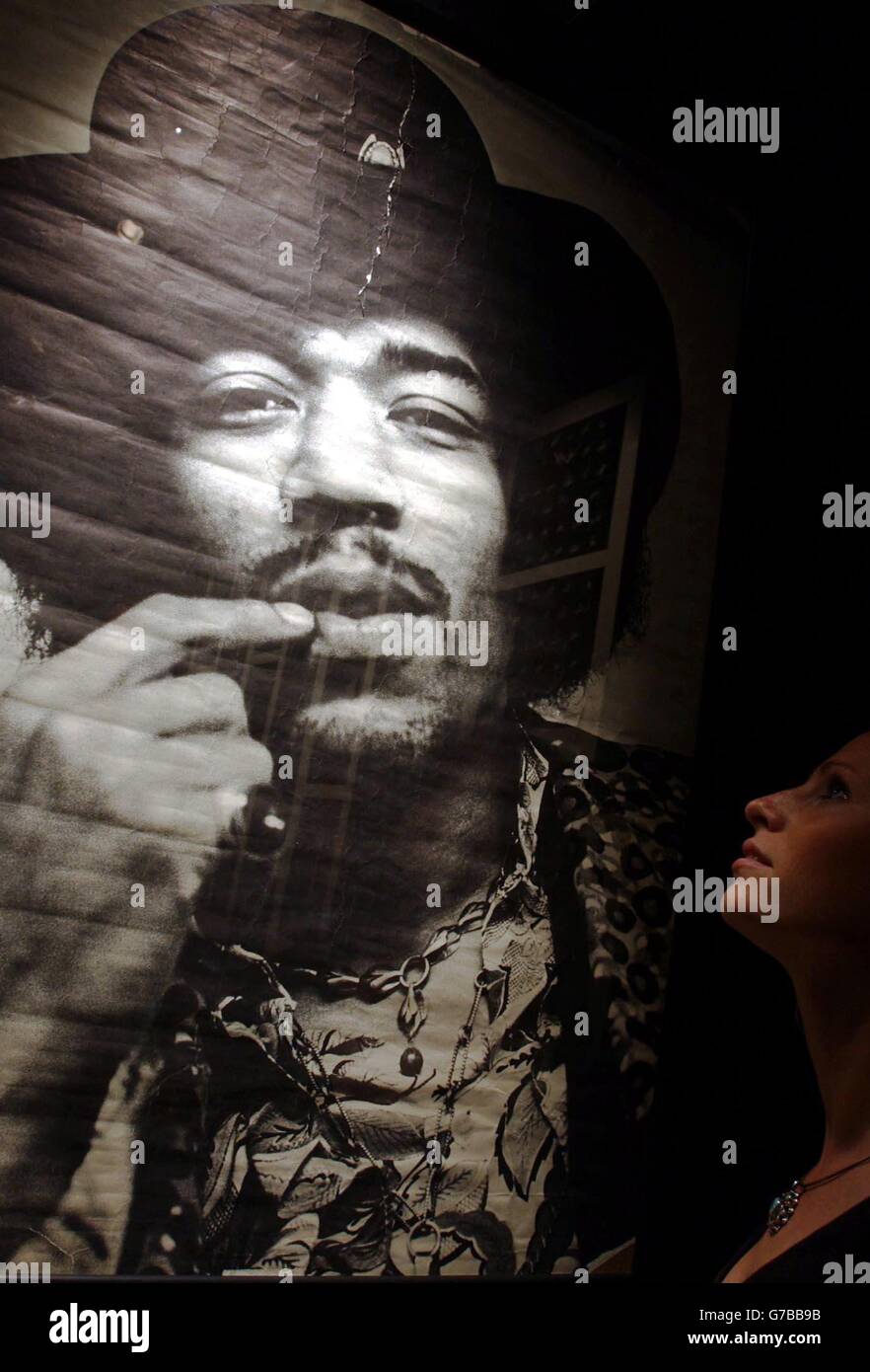 Featuring worlds largest collection jimi hendrix memorabilia hi-res ...