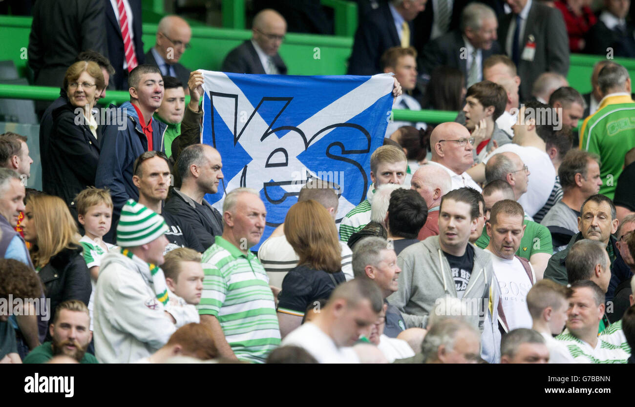 Scottish yes campaign hi-res stock photography and images - Alamy