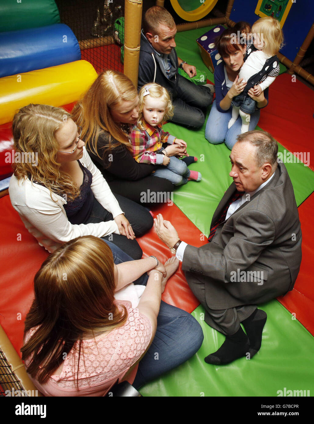 First Minister Alex Salmond visits Time Twisters Indoor Activity Park ...
