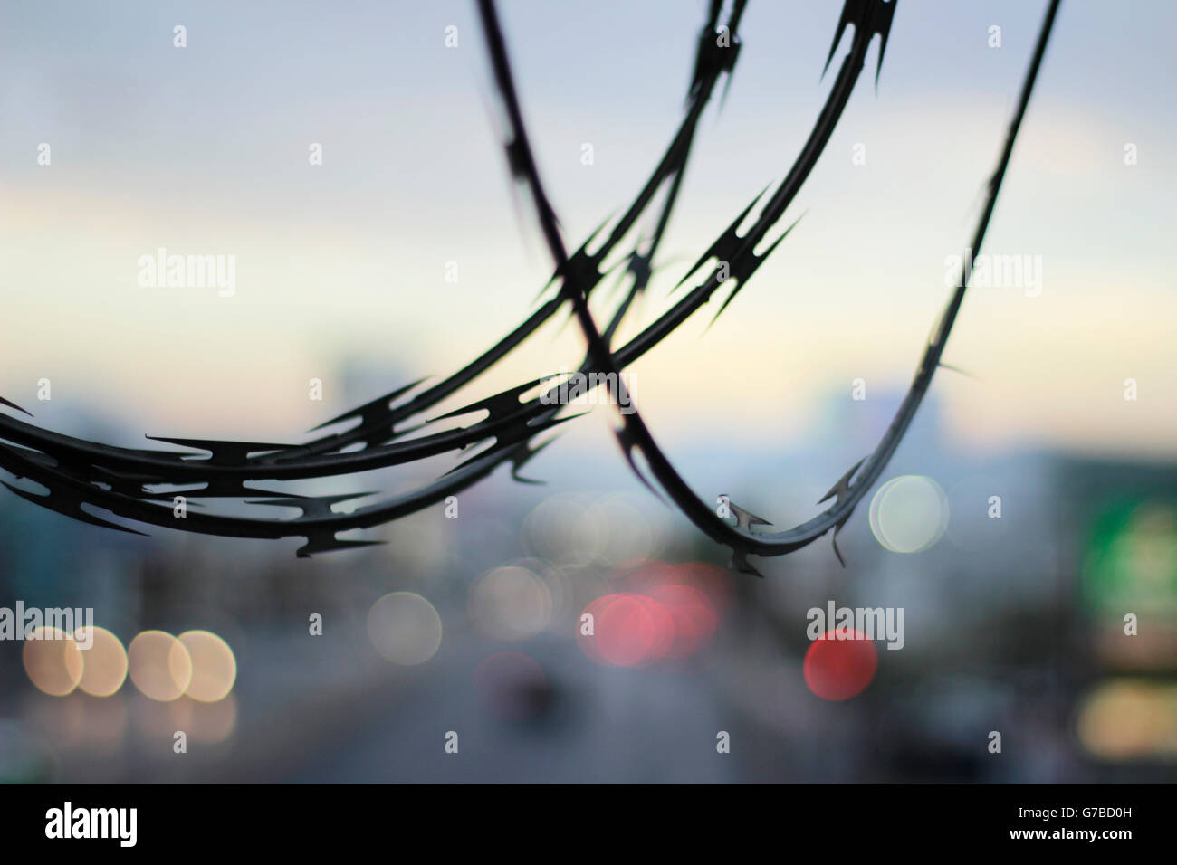 Urban wire hi-res stock photography and images - Alamy
