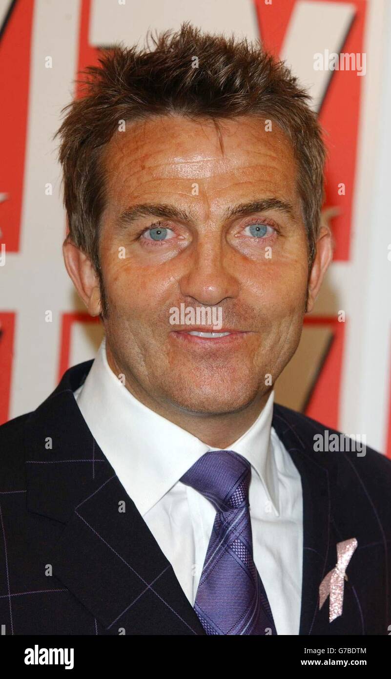 Coronation street actor bradley walsh arrives hi-res stock photography ...