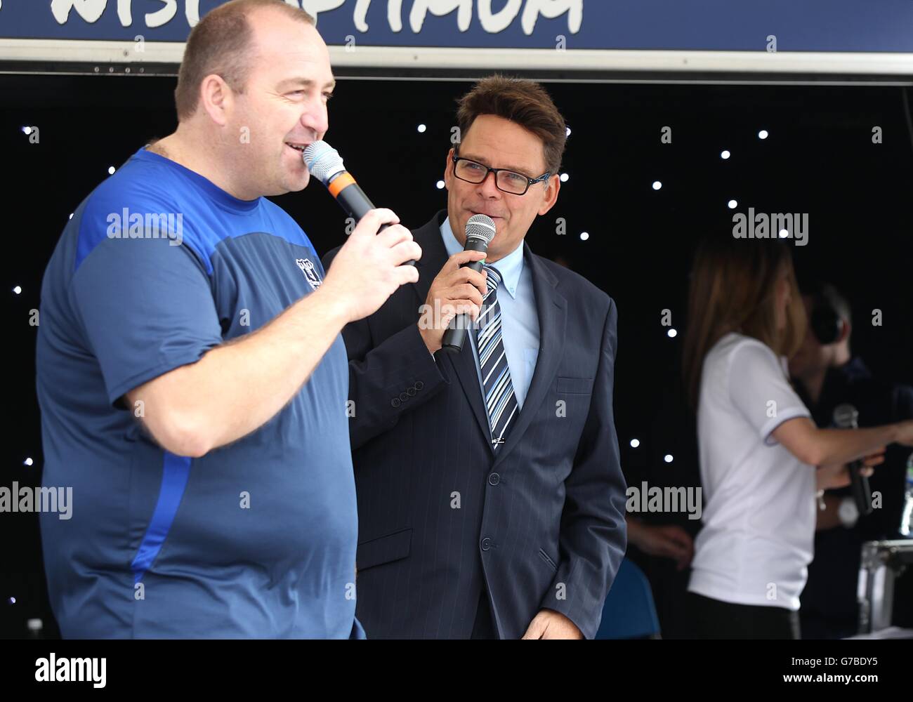 Entertainment on stage fan zone hi-res stock photography and images - Alamy