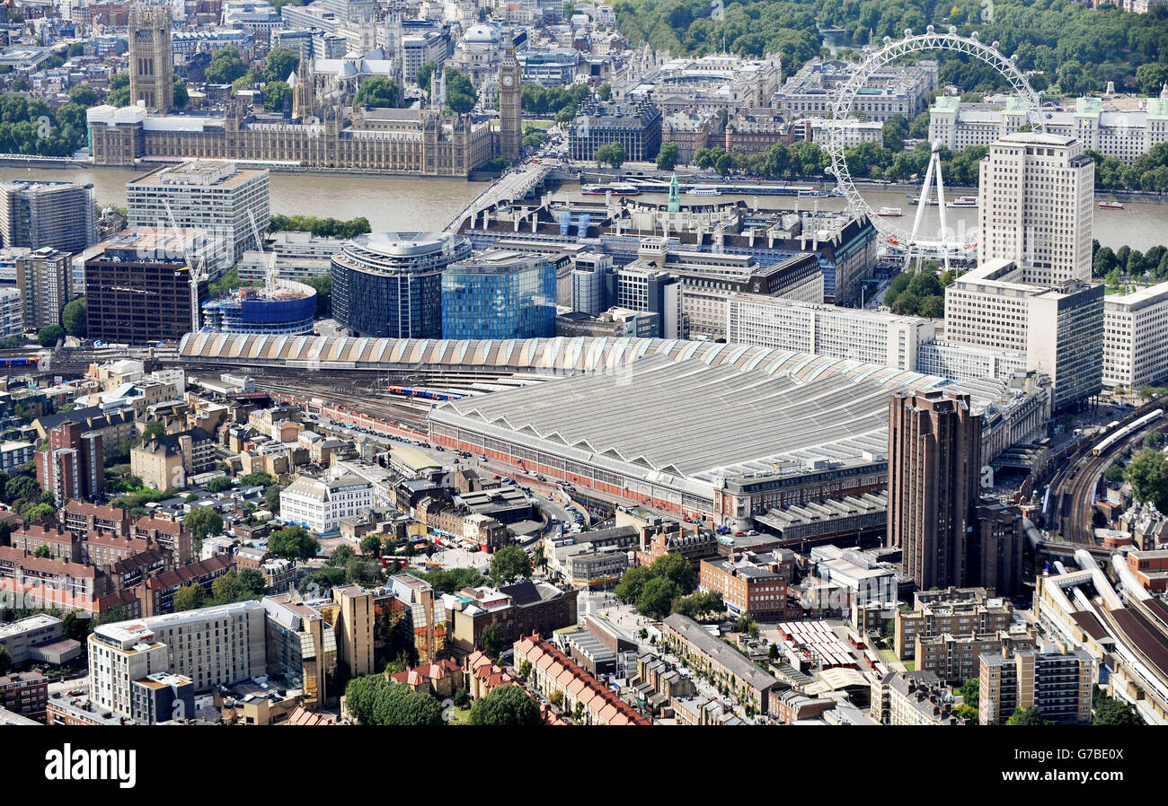 An aerial view waterloo station in south london hi-res stock ...