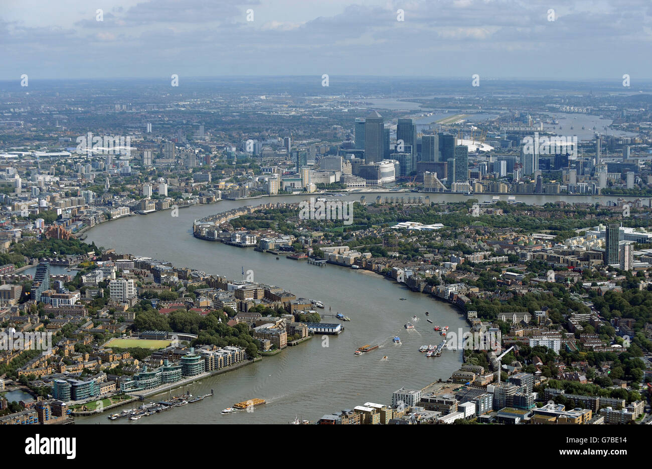 An aerial view of london looking east towards canary wharf hi-res stock ...