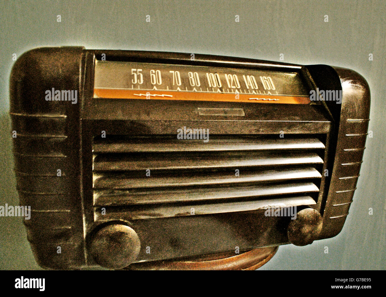 Photograph of an old retro radio Stock Photo - Alamy