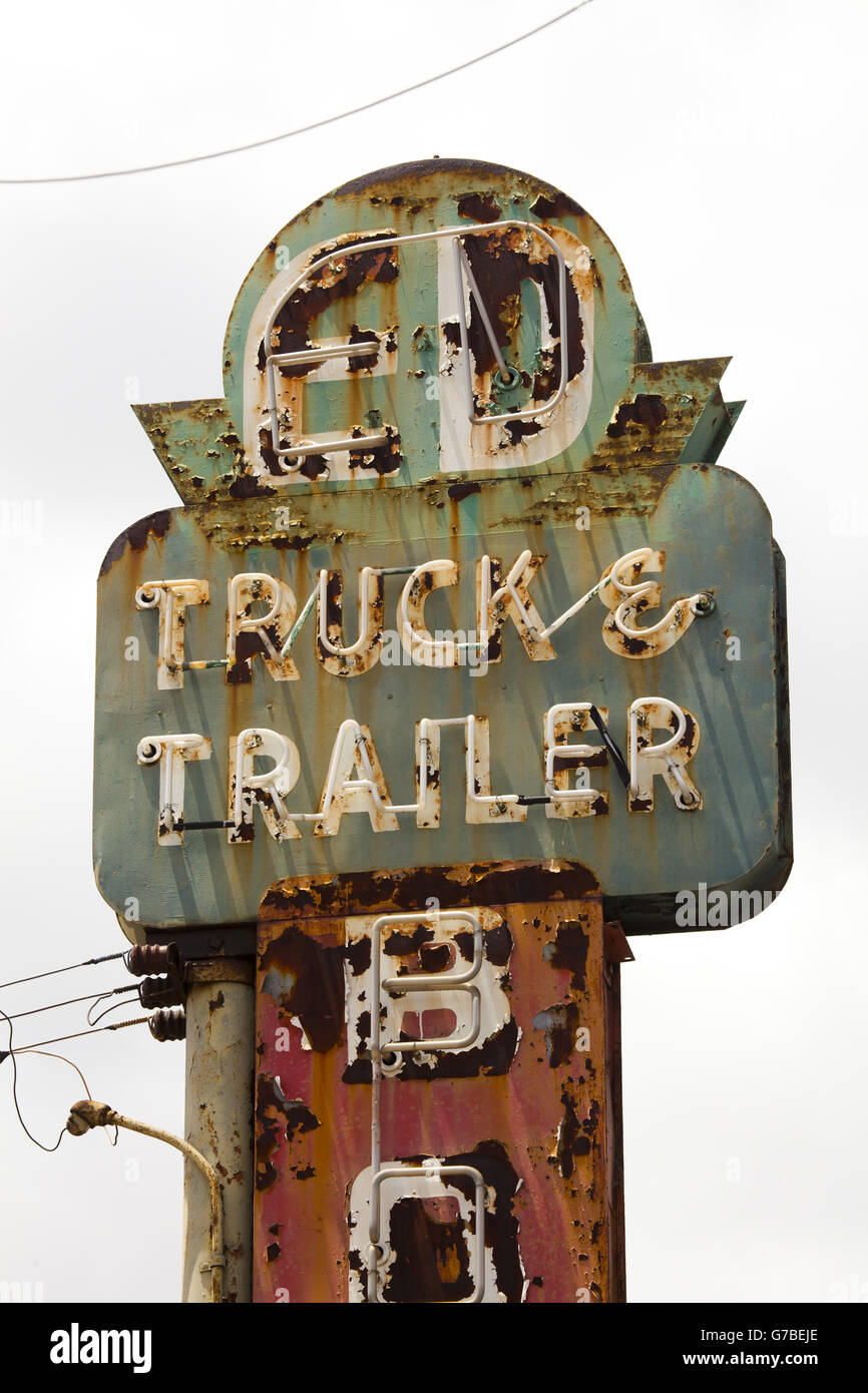 Old rusty sign hi-res stock photography and images - Alamy