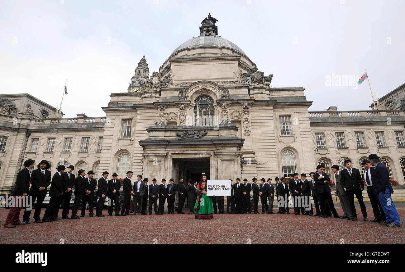 Peace signatories hi-res stock photography and images - Alamy