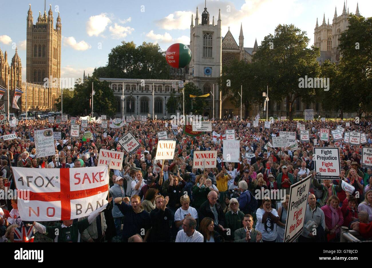 Pro hunt protest by parliament hi-res stock photography and images - Alamy