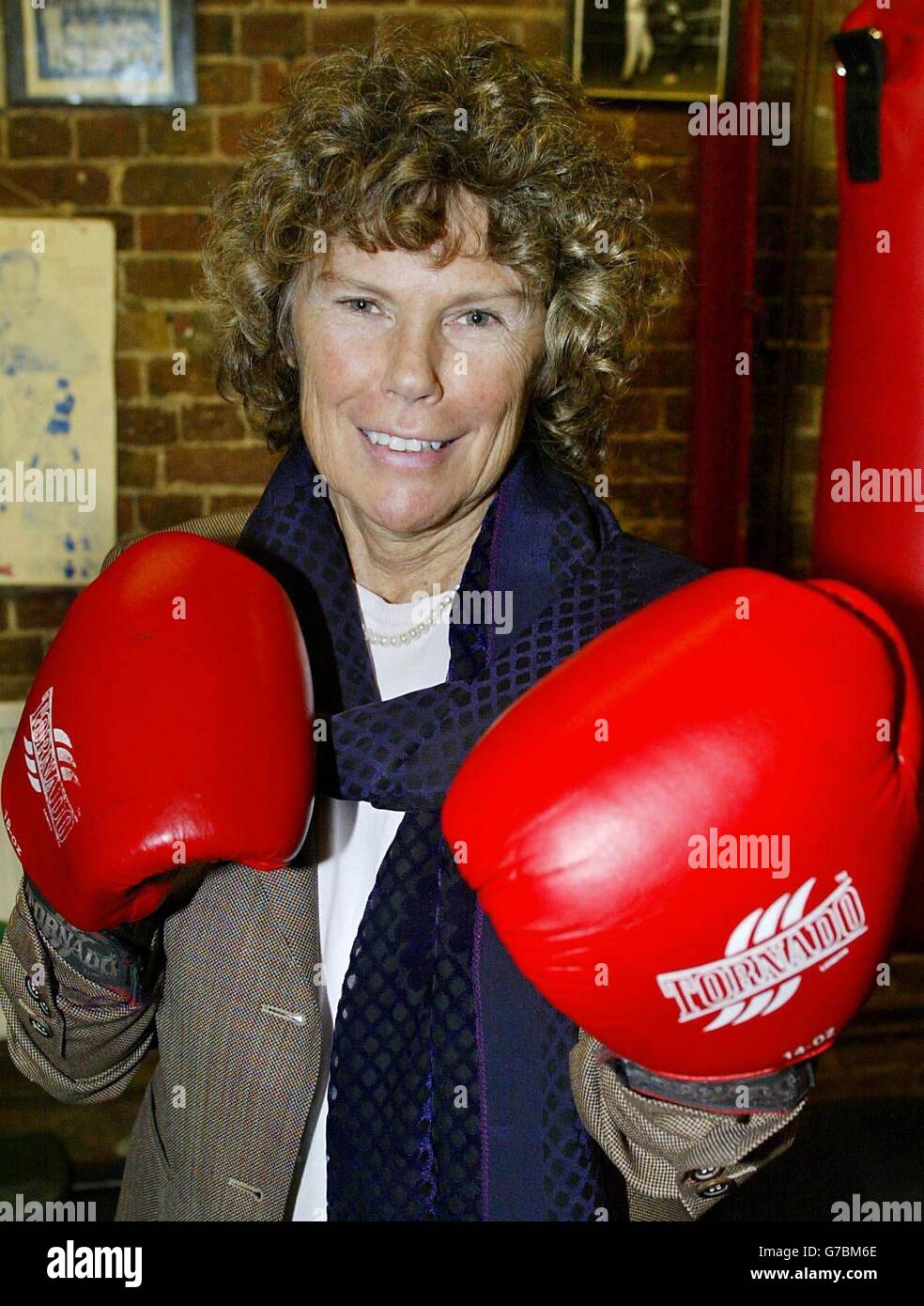 Kate hoey mp fitzroy lodge boxing club in lambeth hi-res stock ...