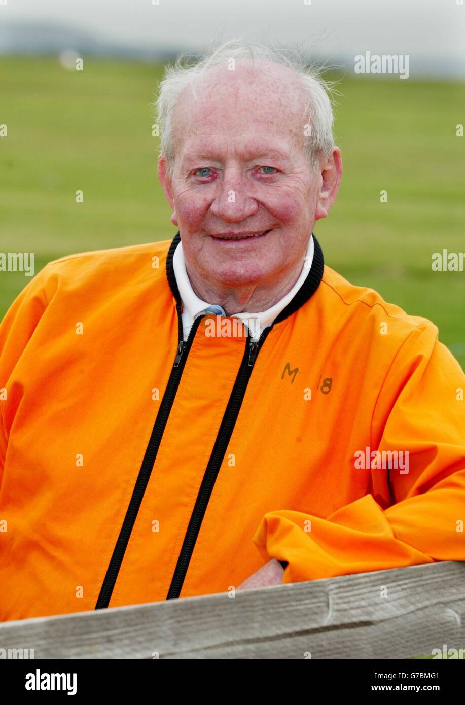 Arnhem vetran Leslie Lockett 83 from Stoke on Trent at parachute ...