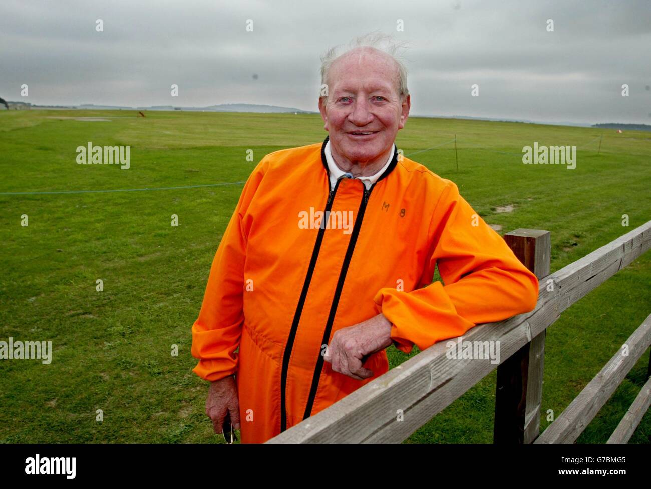 Arnhem vetran Leslie Lockett 83 from Stoke on Trent at parachute ...